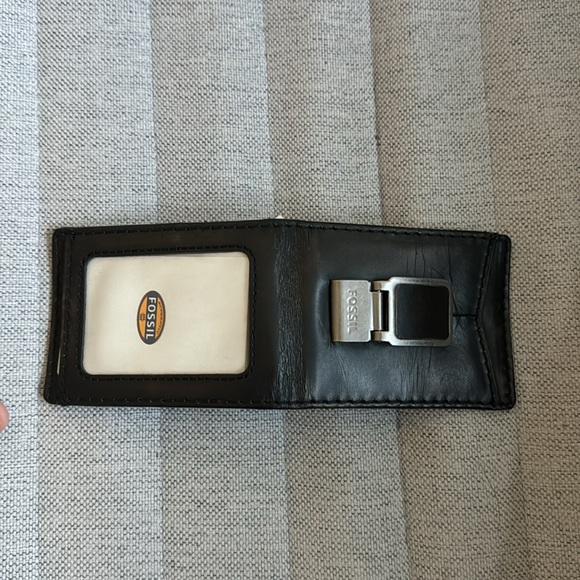 Fossil | Accessories | New Mens Fossil Wallet With Money Clip And Id ...